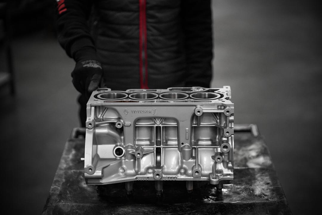 Engine block machining - MR Engines